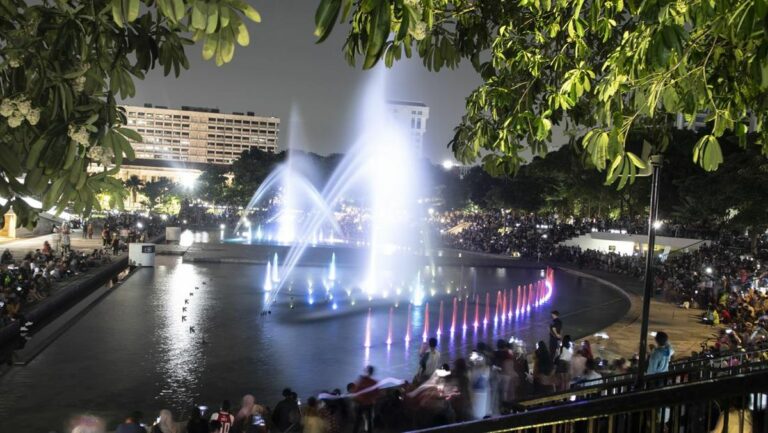 Pertunjukan Air Mancur di Lapangan Banteng Jakarta Pusat Terbaru 2024 ...