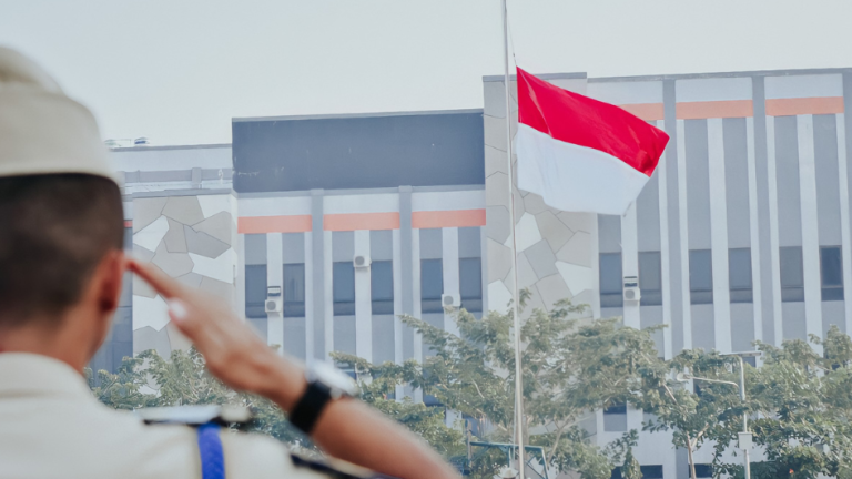 Susunan Upacara Bendera Hari Pahlawan 2025, Cek Link Download Pedoman ...